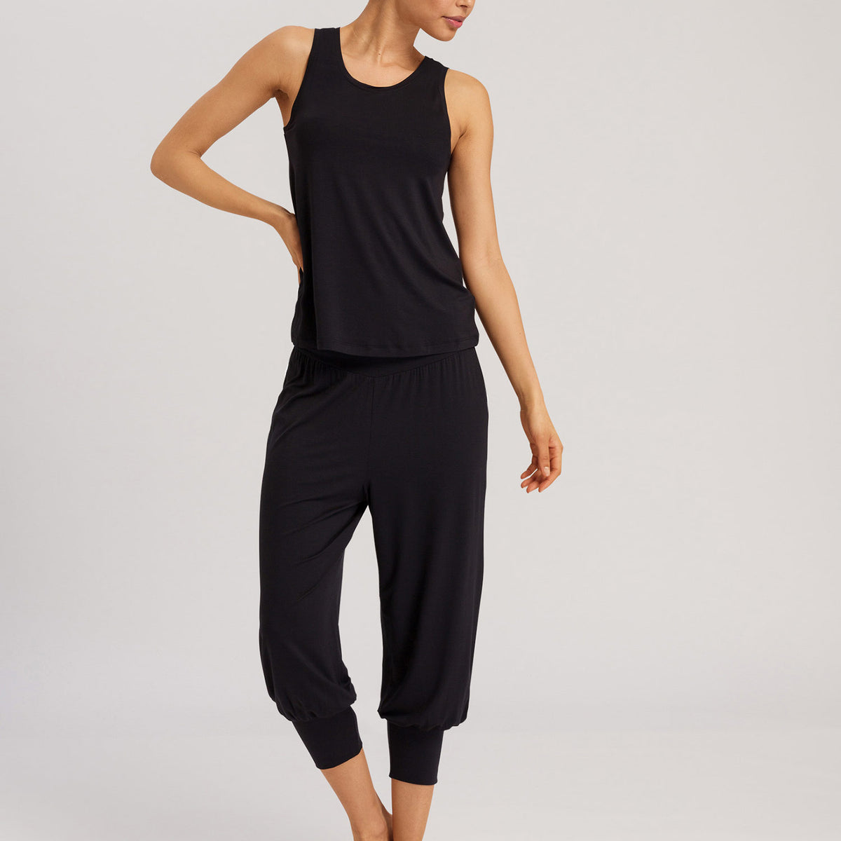 HANRO Women 3/4 Pants YOGA made of micromodal in black with wide ...